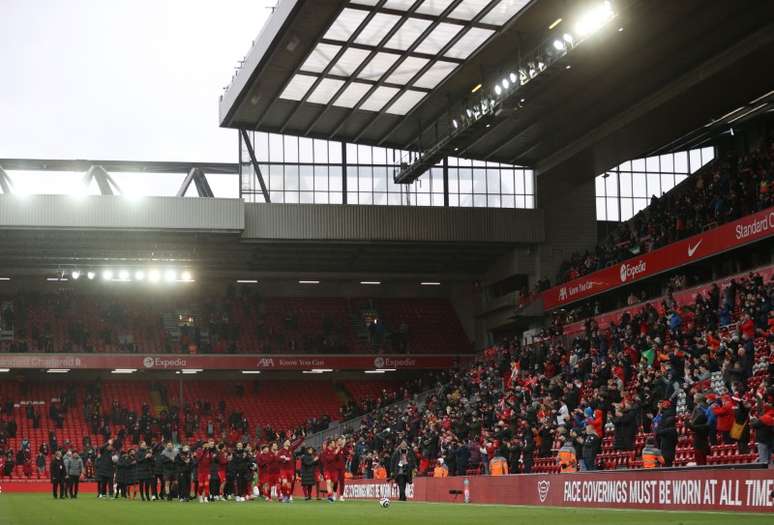 Liverpool ampliará estádio para acolher 61 mil pessoas