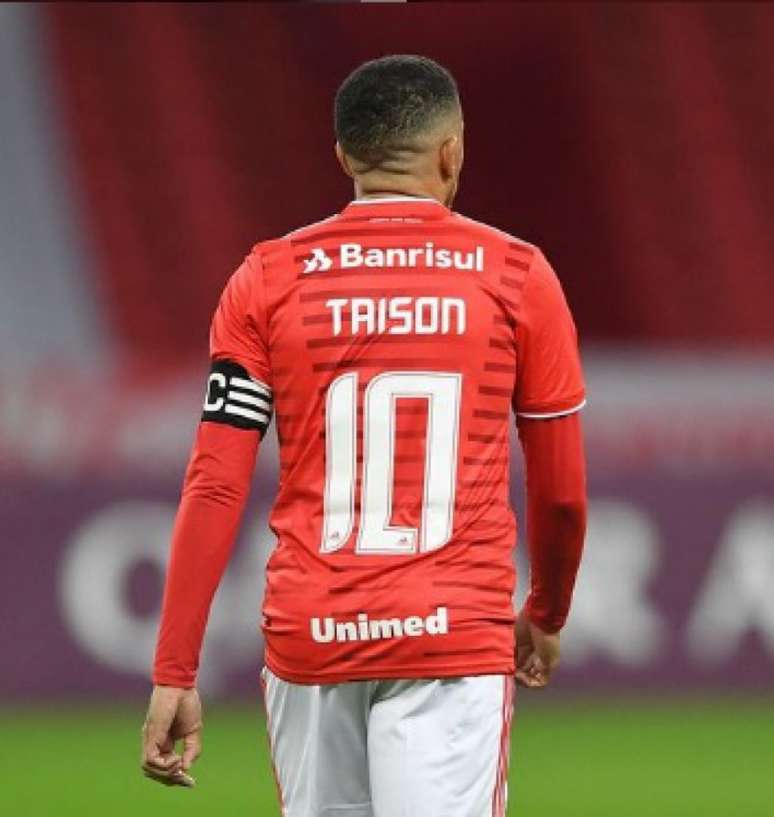 No Maracanã Taison comemora primeiro gol no retorno ao Internacional