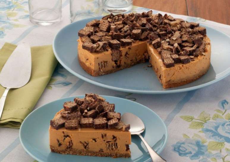 Torta de wafer recheado fácil e deliciosa