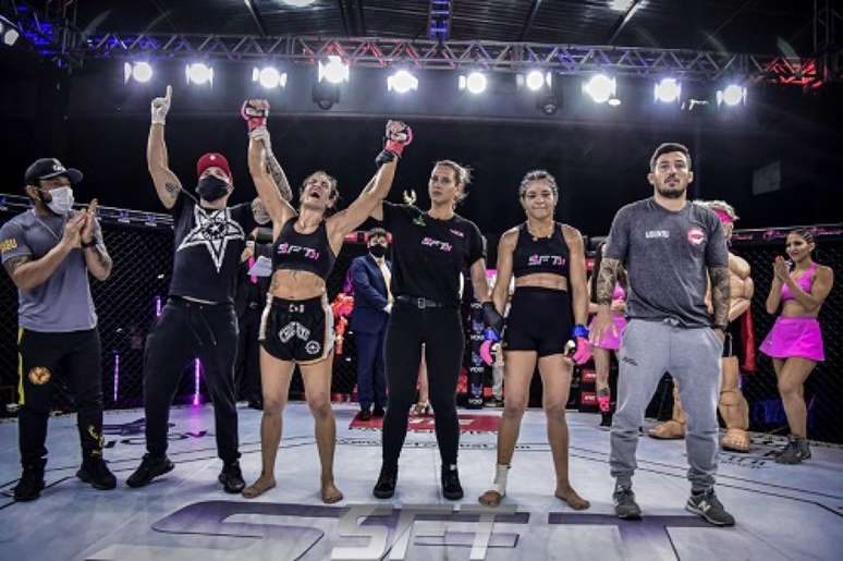 Gisele Moreira derrota Brena em 'guerra' na luta principal do SFT 31 ...