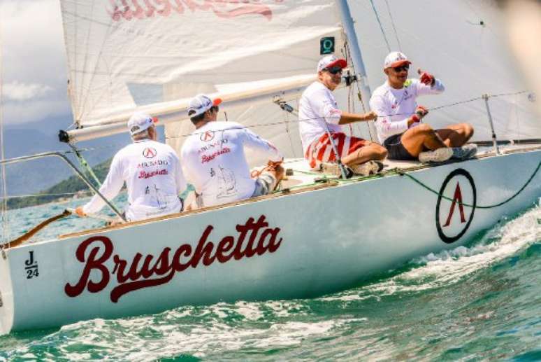 Barco tetracampeão mundial vence no primeiro dia do Troféu das Ilhas ...