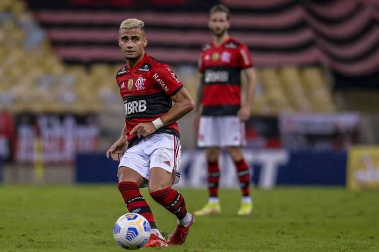 Jornal inglês repercute desejo de Andreas Pereira de permanecer no Flamengo