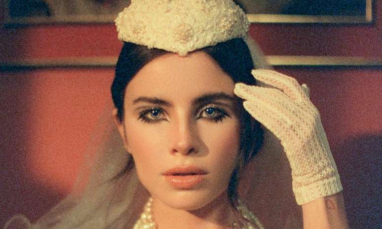 Giulia Be lança a inédita faixa "Show"