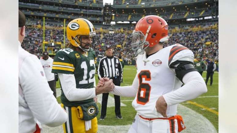 Baker dá presentes a Green Bay, Rodgers quebra recorde e Packers vencem ...