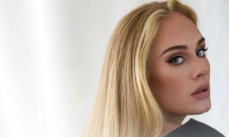 Adele: álbum "30" é o mais vendido no Reino Unido em 2021