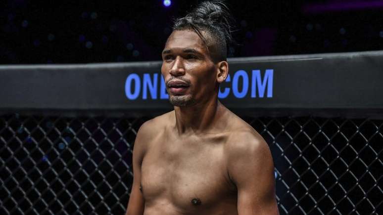 'RedeTV! Extreme Fighting' exibe segundo combate do brasileiro Edson ...