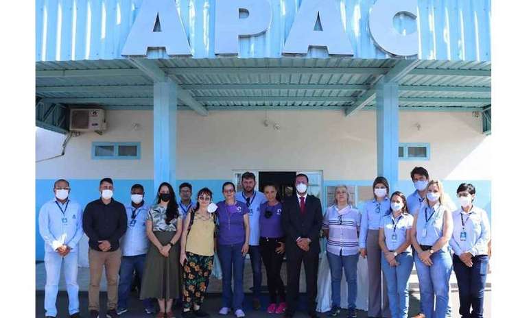 Para buscar referência, comitiva do México visita Apac Juvenil de Frutal