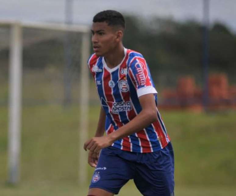 Luan Jesus, promessa de 16 anos, é contratado pelo Bahia