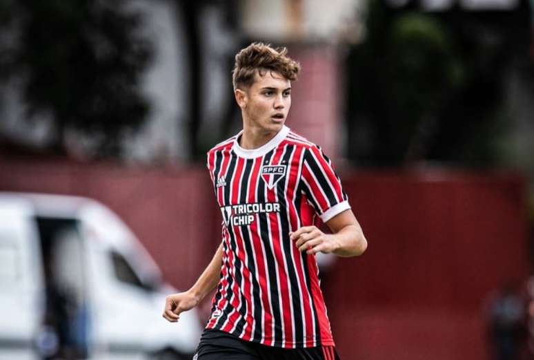 Treinado por Alex, Manso fala sobre sua adaptação no sub-20 do São Paulo