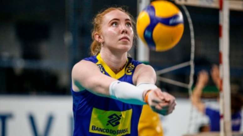 Novata na Seleção, Julia Bergmann se debruça nos livros de física e ...