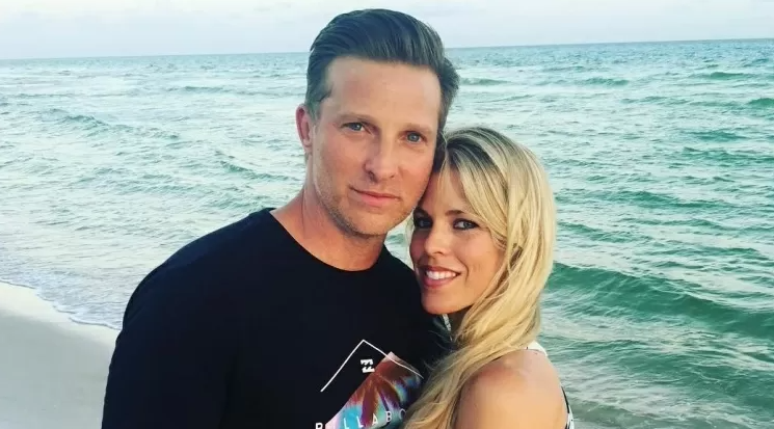 Ator pede divórcio após contar que não é pai do bebê da ex-mulher