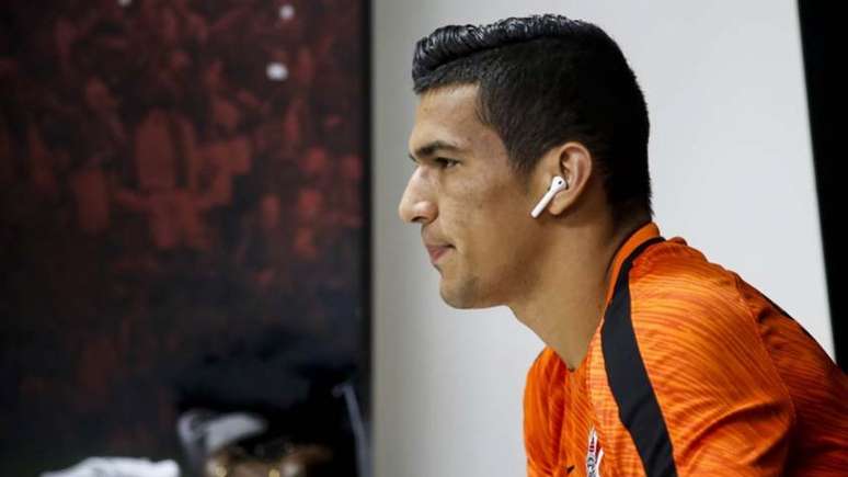 Balbuena chega ao Brasil para assinar com o Corinthians