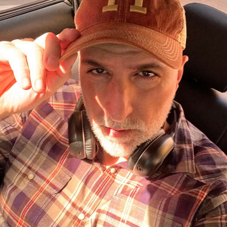 Antonio Tabet ensina como lidar com lacração de Bolsonaro