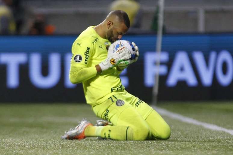Weverton se tornará segundo jogador do Palmeiras com mais jogos no ...