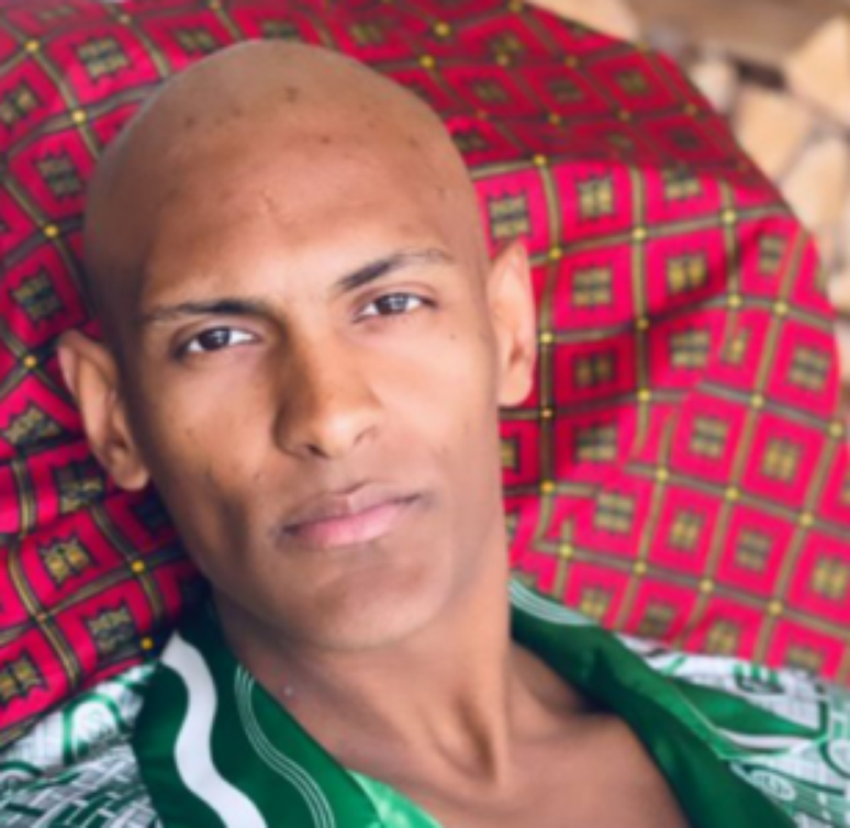 Esposa de Haller divulga foto do jogador em tratamento contra tumor