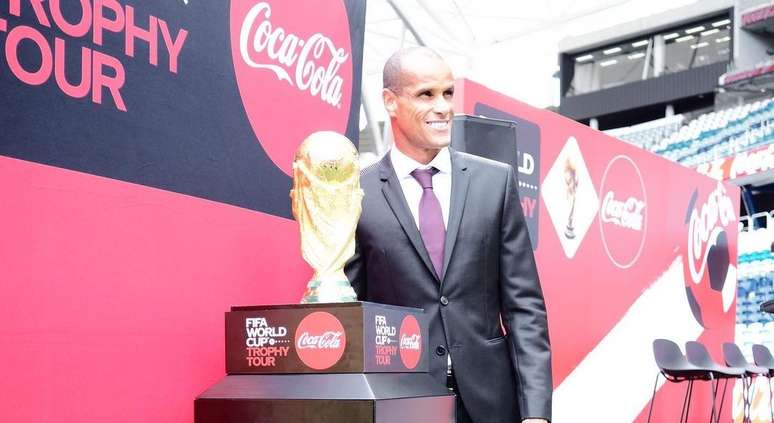 Rivaldo se pronuncia sobre golpe milionário: "Pecado contra a própria vida"