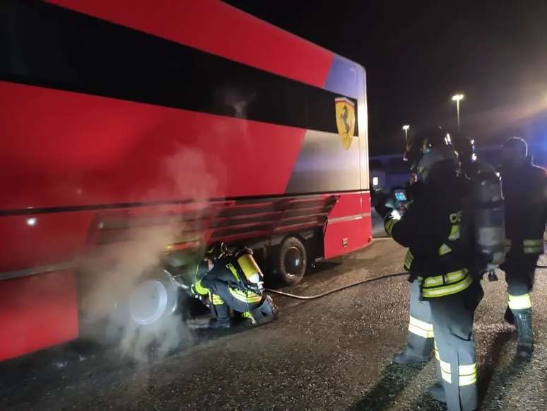 Ferrari vê incêndio em caminhão que transportava motores para GP da Itália
