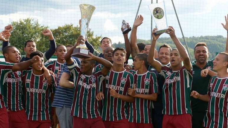 Dirigentes analisam excursão da base do Fluminense na Europa: 'Caminho ...