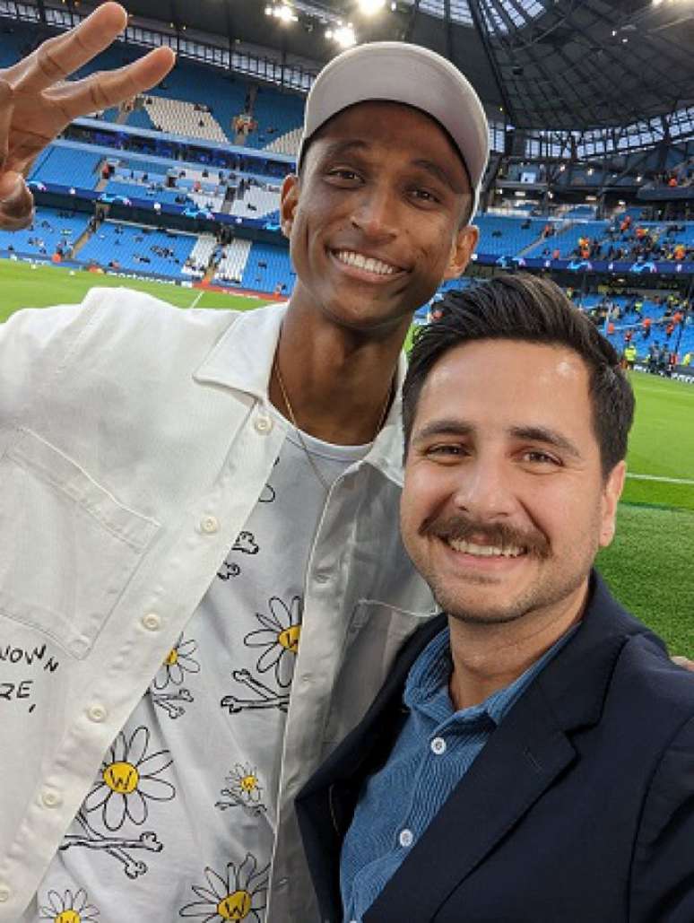 Torcedor do Manchester City, Piu vai ao estádio e curte vitória de virada