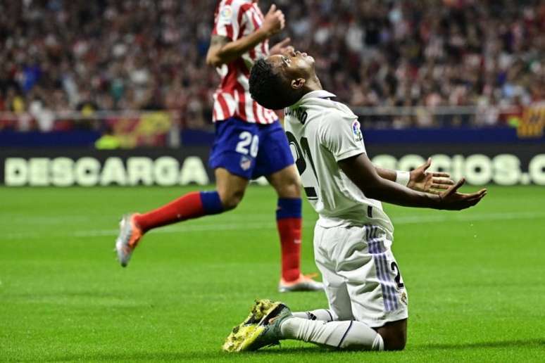 Sem Benzema, Rodrygo marca gols e aproveita chance como titular no Real ...