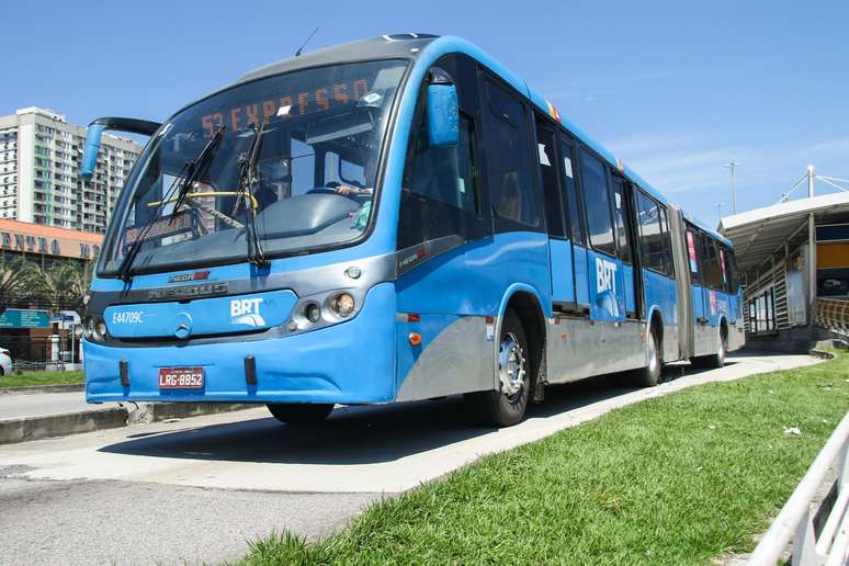 Eduardo Paes libera transporte gratuito por ônibus e BRT no Rio no domingo