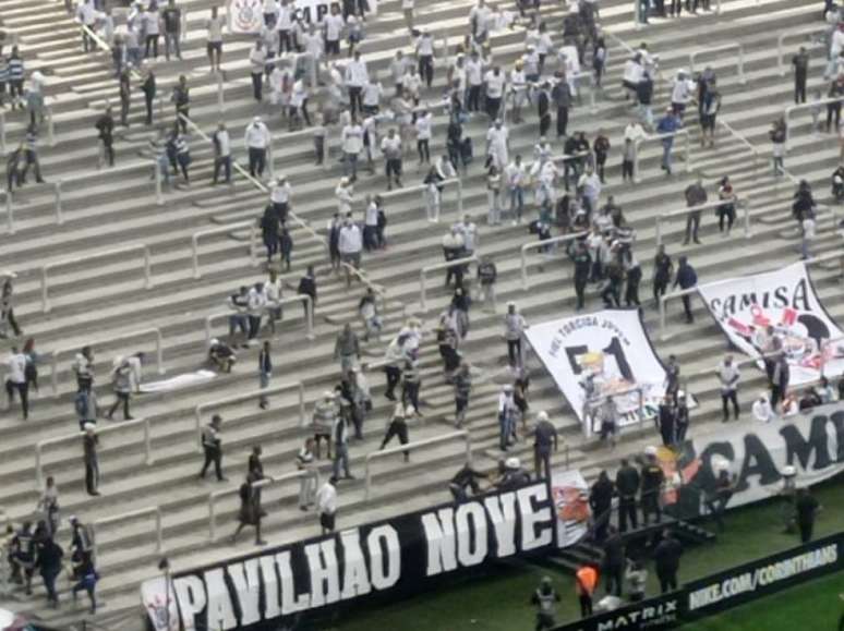 Torcidas organizadas do Corinthians são punidas por confusão na final ...
