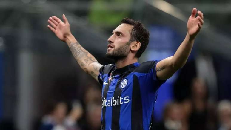 Çalhanoglu é eleito melhor em campo na vitória da Inter de Milão sobre ...