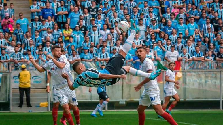 Grêmio quebra a sequência de vitórias em casa