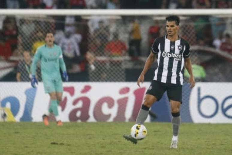 Danilo Barbosa diz que discussão entre jogadores do Botafogo ficou pra ...