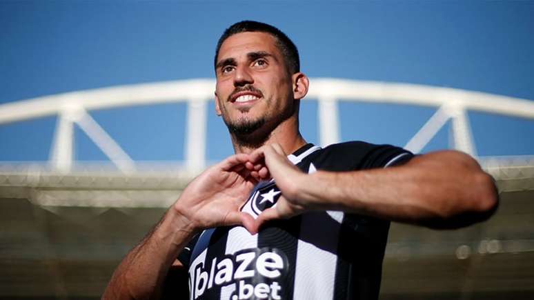 Gabriel Pires, do Botafogo, ganha sequência com Luís Castro e vira peça ...