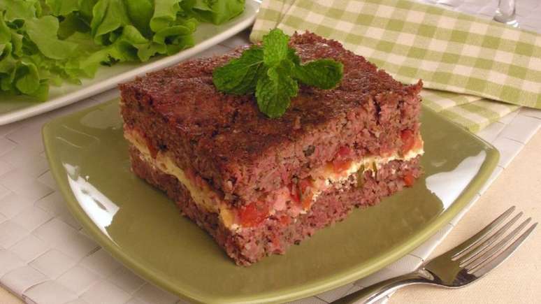 Quer aprender a fazer quibe de forno? Confira aqui o passo a passo!