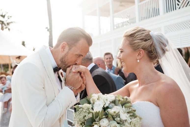 Capitão da Inglaterra, Harry Kane é casado com a namorada de infância