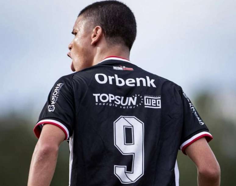 Aos 17 anos, centroavante Daniel promete aproveitar chances recebidas ...