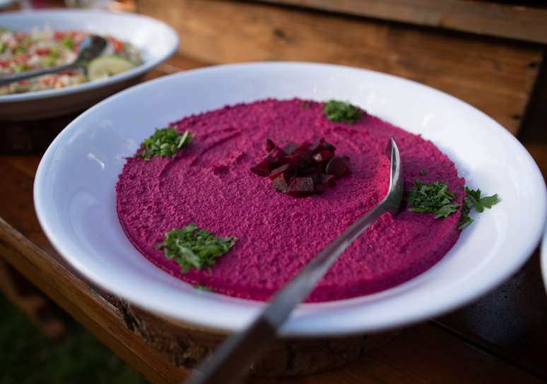 Hommus, homus ou húmus: aprenda 3 receitas saudáveis e surpreendentes