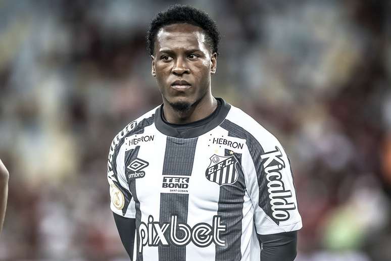 Jhojan Julio rescinde contrato e não é mais jogador do Santos