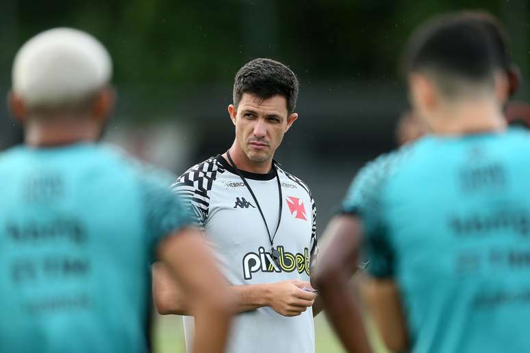 Maurício Barbieri elogia a recepção do elenco do Vasco: "Ambiente ...
