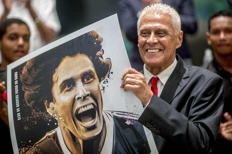 Pelo Vasco, Roberto Dinamite teve atuação histórica contra o ...
