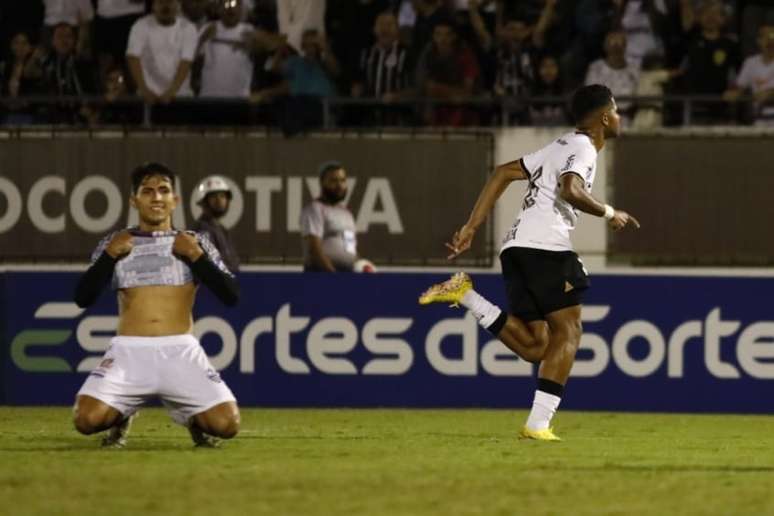 No final do jogo, Corinthians encontra o gol da classificação e supera ...