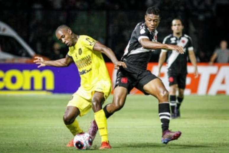 VÍDEO: Lyncon vibra com estreia no profissional do Vasco e lamenta não ...