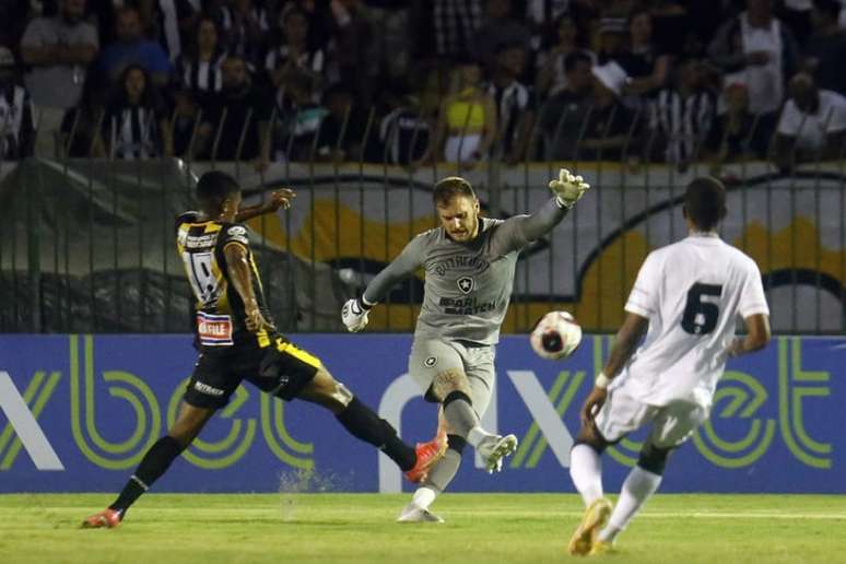 Lucas Perri tem bom começo de ano e mostra credenciais para lutar pela ...
