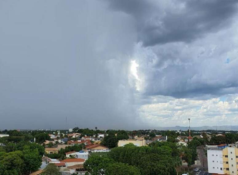 Após temporal, chuva de janeiro supera a média em Cuiabá