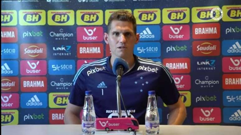 Rafael Cabral diz que começo do Cruzeiro é 'melhor do que esperava'