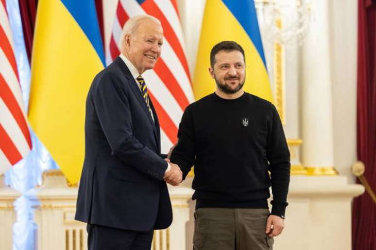 Biden Faz Visita Surpresa A Kiev E Se Reúne Com Zelensky