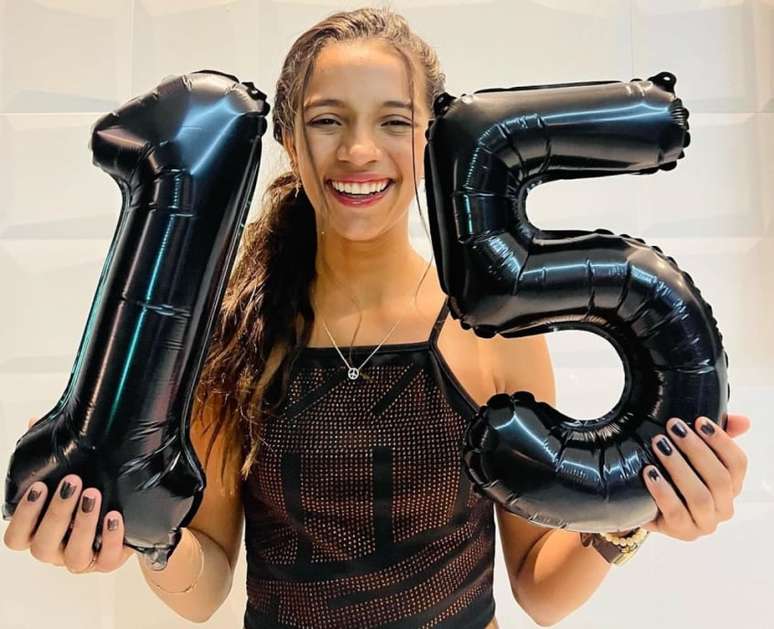 Com show de astro do rap, Rayssa Leal festeja aniversário de 15 anos