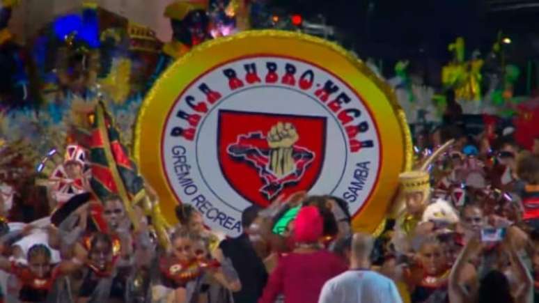 Escolas de samba ligadas a torcidas dos clubes podem garantir acesso ...