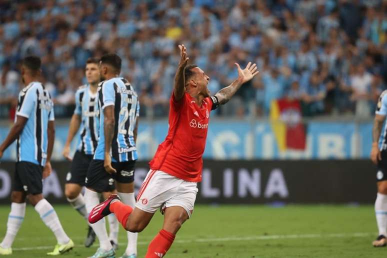Alan Patrick, do Internacional, sobre derrota para o Grêmio: 'É doído'