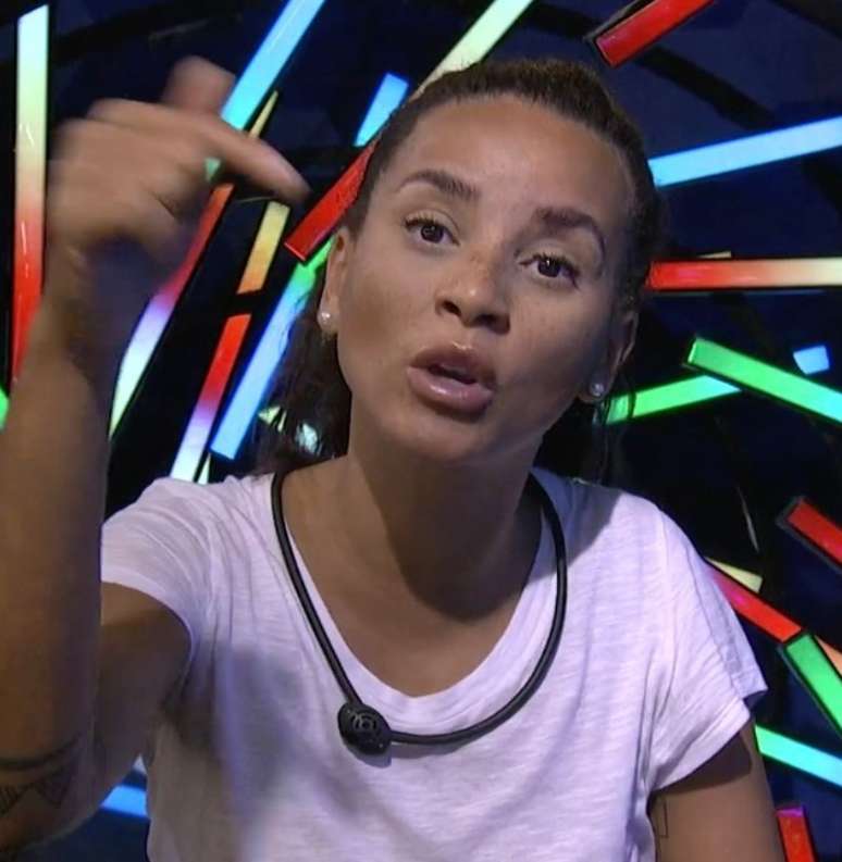 Domitila perde a linha com Fred no Raio-X: "Quem ele pensa que é?"