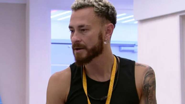 'BBB23': Fred tenta justificar treta com Tadeu Schmidt no ao vivo