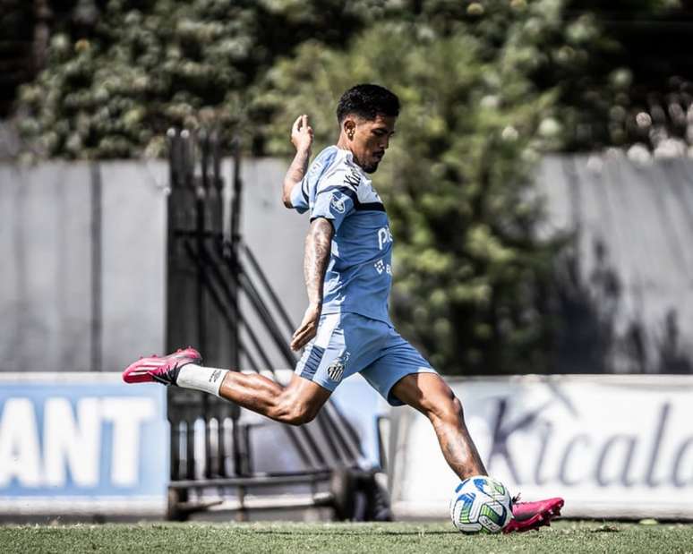 De olho na estreia do Santos na Sul-Americana, Odair testa Ivonei na ...