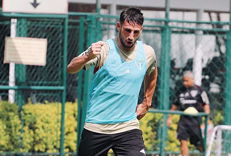 Recuperado, Calleri busca 1º gol na Copa do Brasil pelo São Paulo